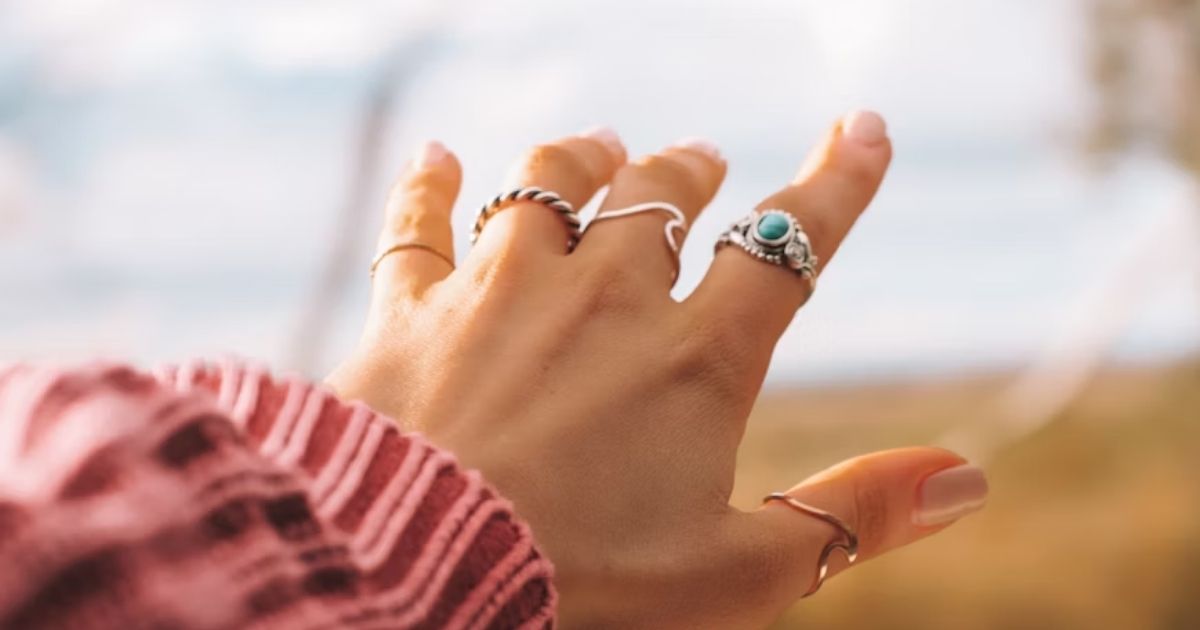 10 Reasons Minimalist Signet Rings Define Timeless Style